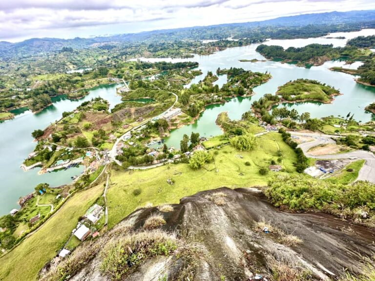 11 Things You MUST Know Before Going Up Guatapé Rock (El Peñól de ...